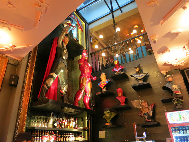Hungry Heroes - A SuperHero Themed Restaurant